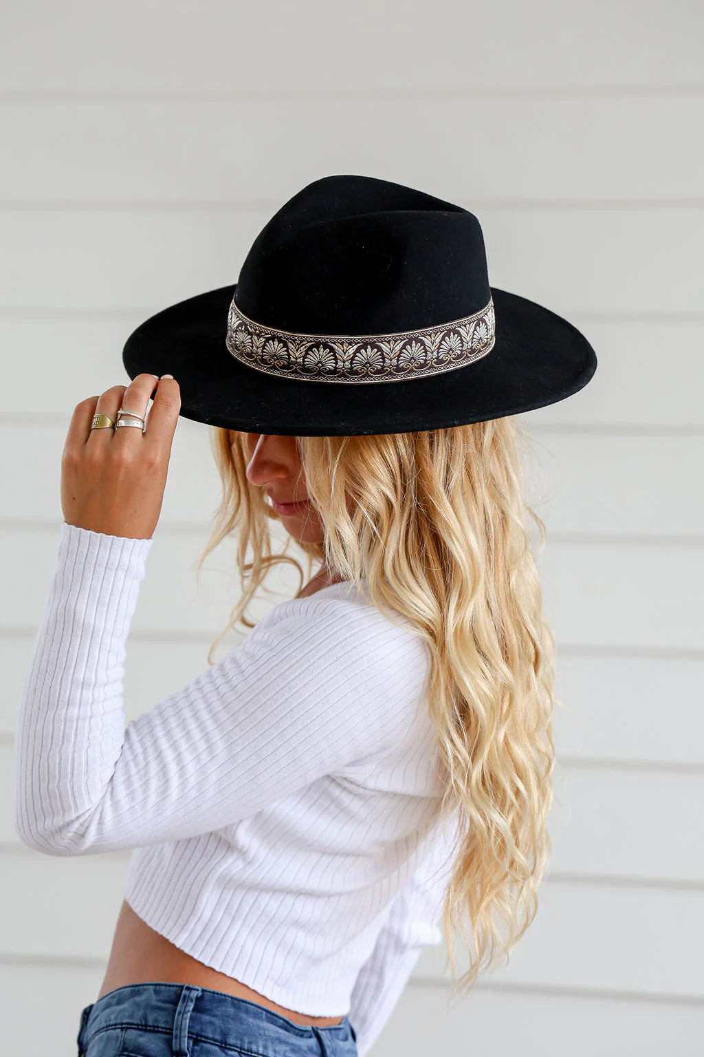 Gypsy Hat - Black – White Pick it Fence