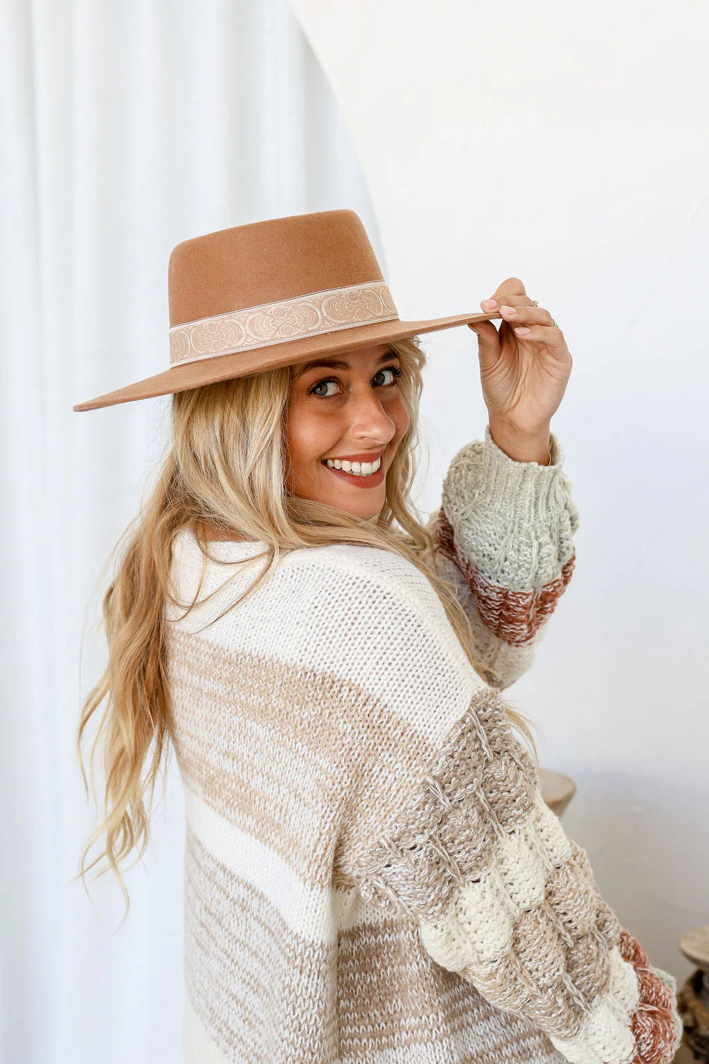 Gypsy Hat - Tan – White Pick it Fence